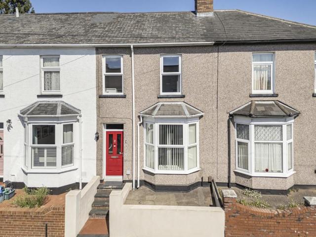 3 bedroom terraced house for sale