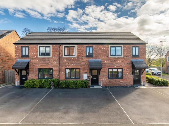 3 bedroom terraced house for sale