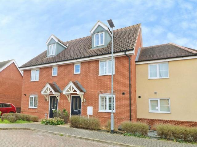 3 bedroom terraced house for sale