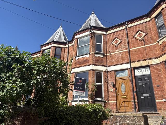 3 bedroom terraced house for sale