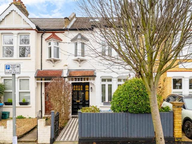3 bedroom terraced house for sale