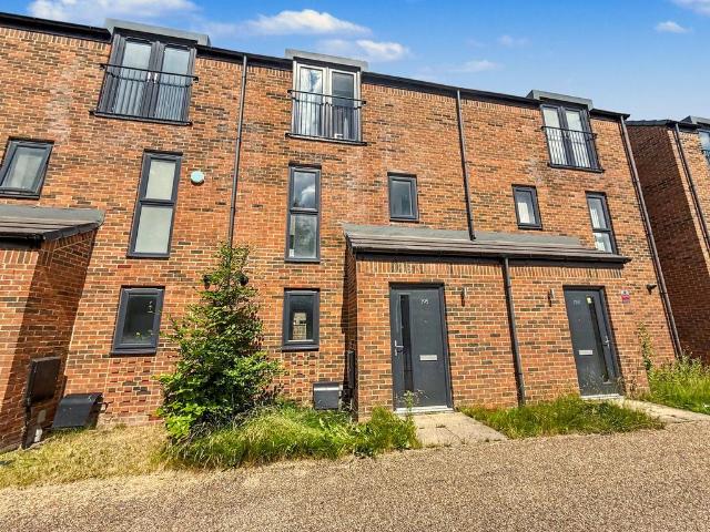 3 bedroom terraced house for sale