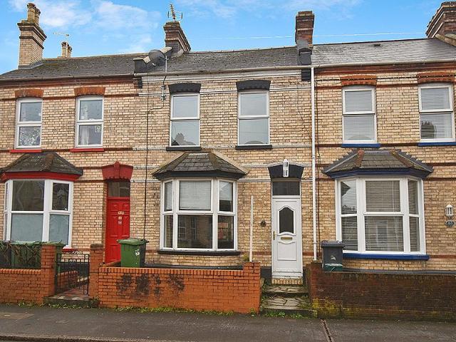 3 bedroom terraced house for sale