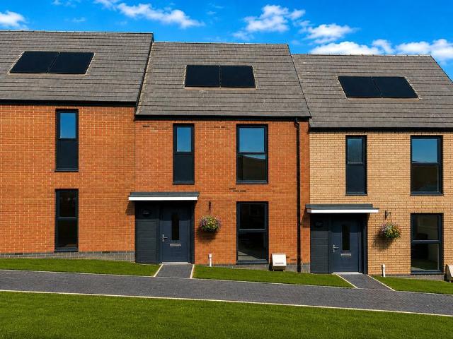 3 bedroom terraced house for sale