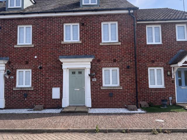 3 bedroom terraced house for sale