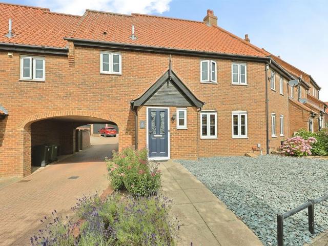 3 bedroom terraced house for sale