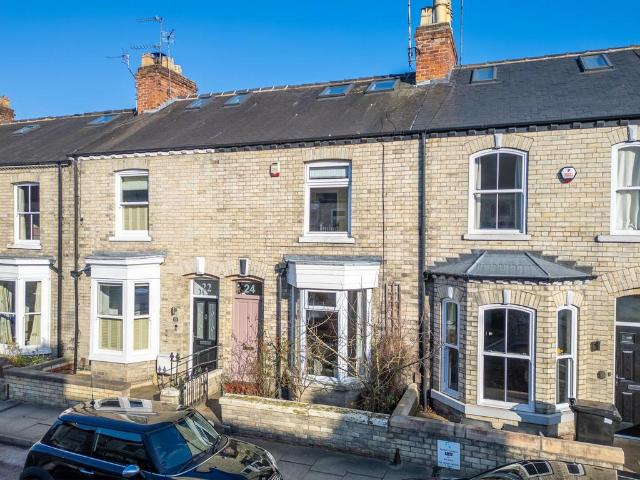 3 bedroom terraced house for sale