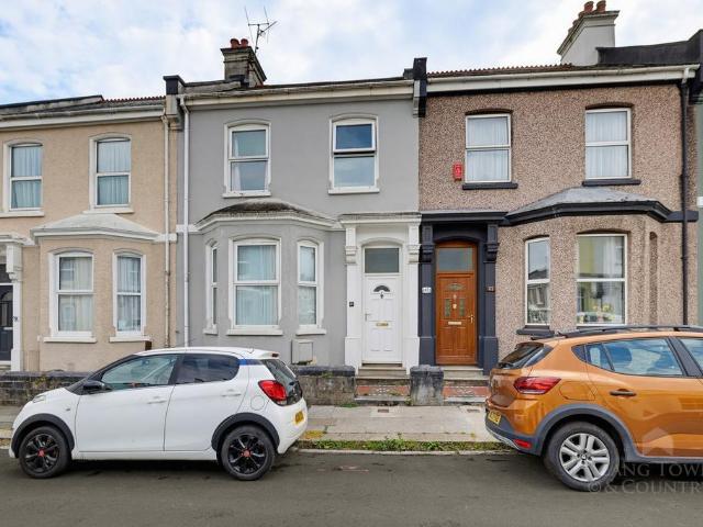 3 bedroom terraced house for sale