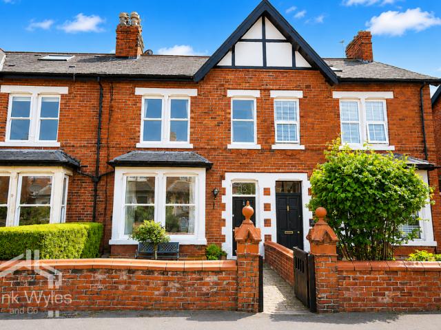 3 bedroom terraced house for sale