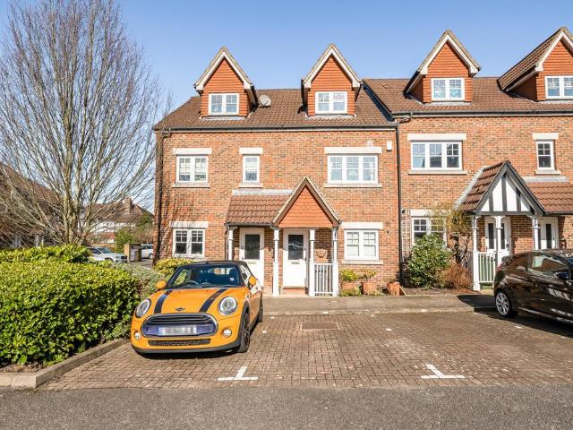3 bedroom terraced house for sale