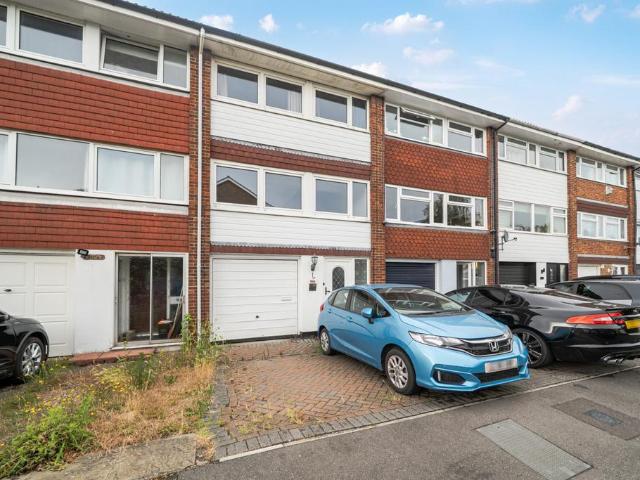 3 bedroom terraced house for sale