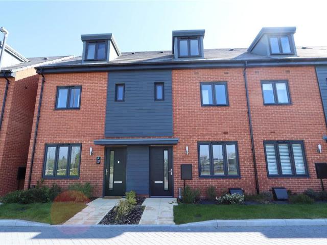 3 bedroom terraced house for sale