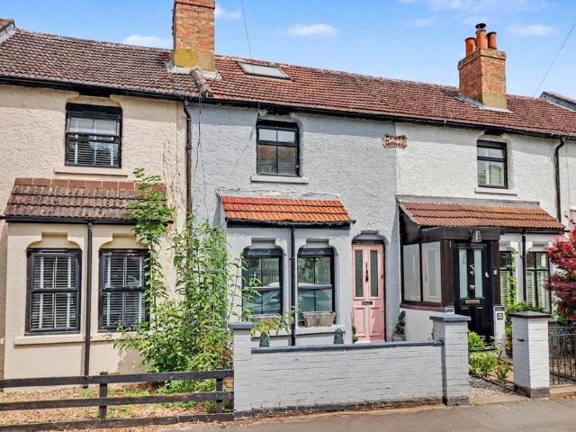 3 bedroom terraced house for sale