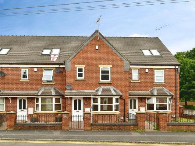 3 bedroom terraced house for sale