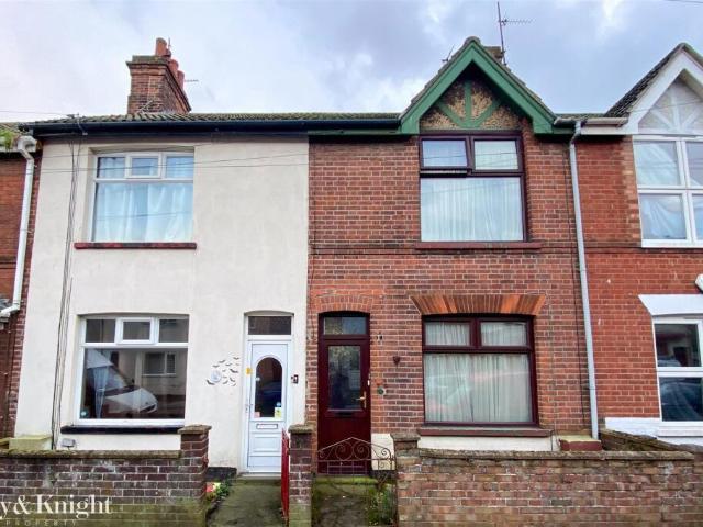 3 bedroom terraced house for sale