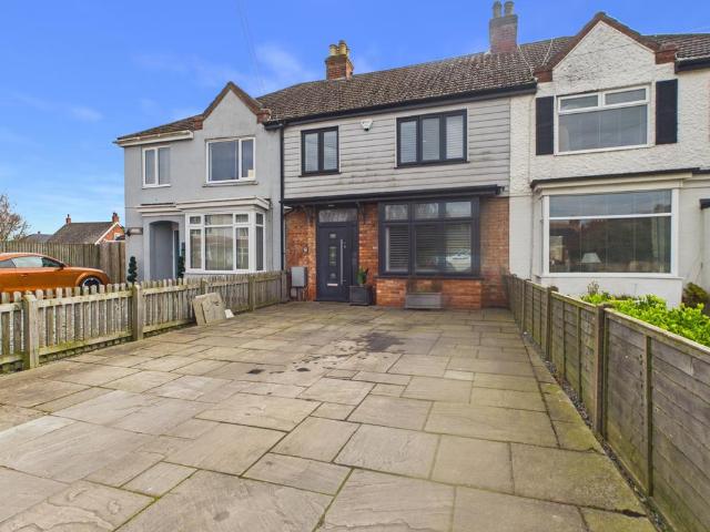 3 bedroom terraced house for sale
