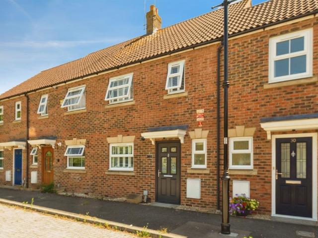 3 bedroom terraced house for sale