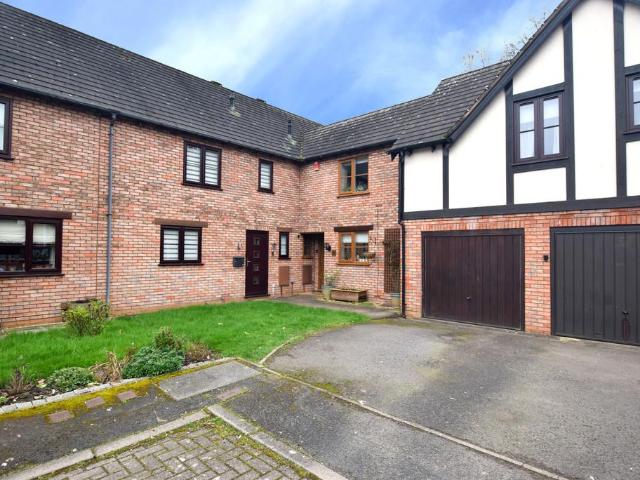 3 bedroom terraced house for sale