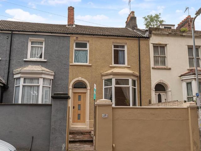 3 bedroom terraced house for sale