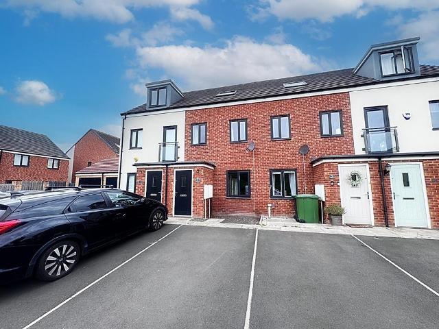 3 bedroom terraced house for sale
