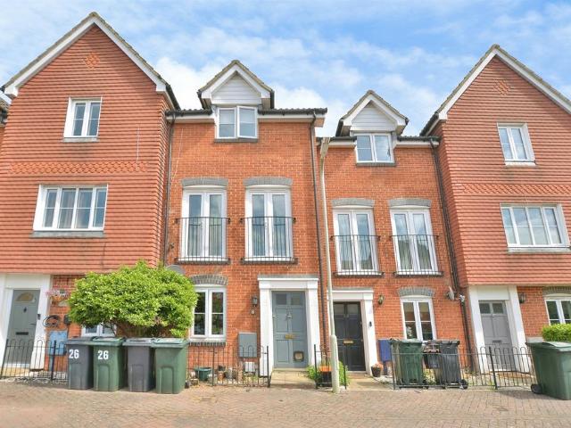 3 bedroom terraced house for sale