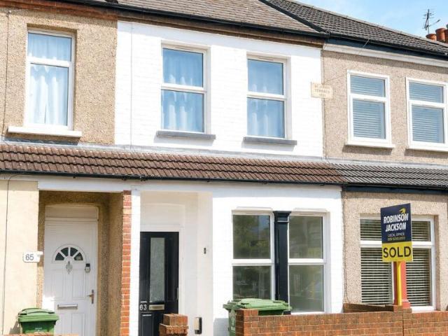 3 bedroom terraced house for sale