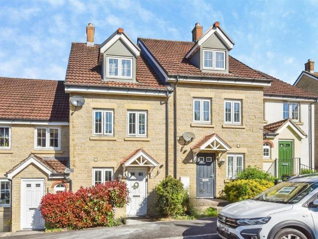 3 bedroom terraced house for sale