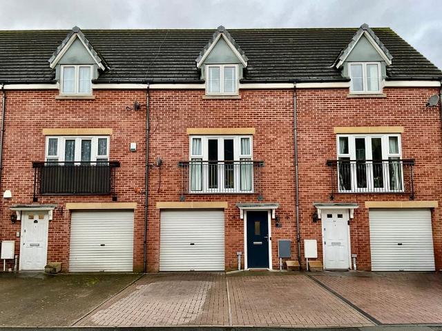 3 bedroom terraced house for sale