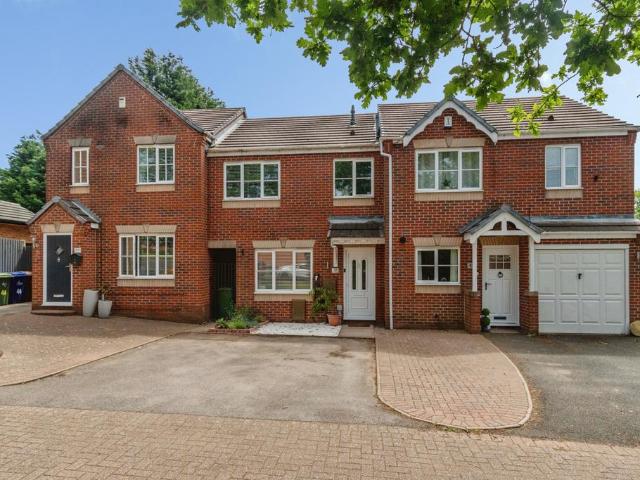 3 bedroom terraced house for sale