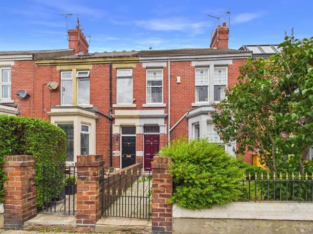 3 bedroom terraced house for sale