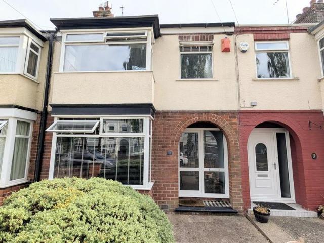 3 bedroom terraced house for sale