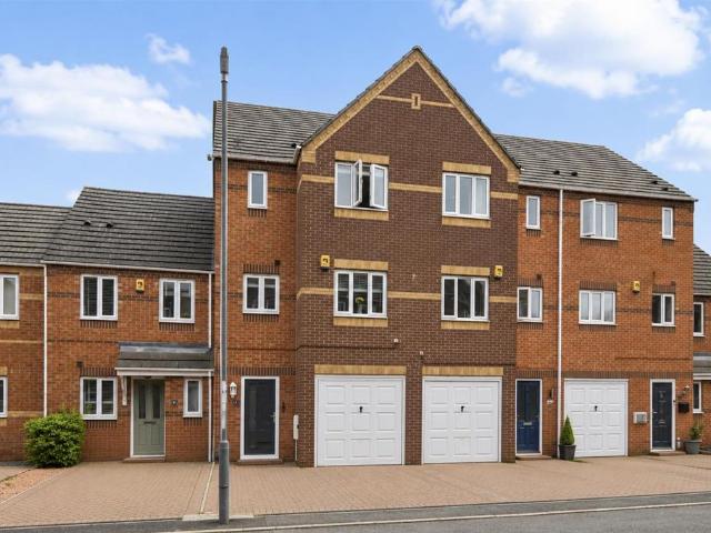 3 bedroom terraced house for sale