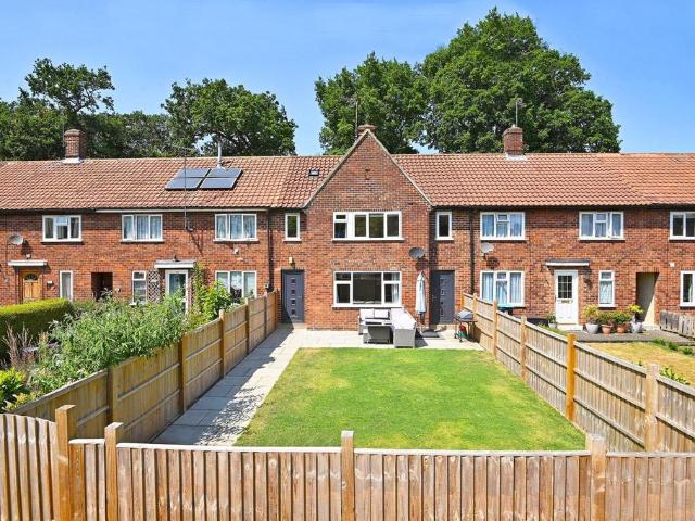 3 bedroom terraced house for sale