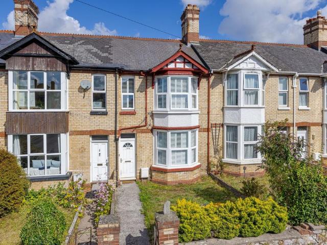 3 bedroom terraced house for sale