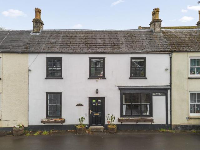 3 bedroom terraced house for sale