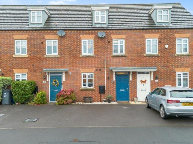 3 bedroom terraced house for sale