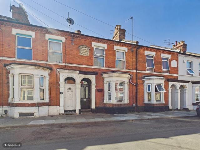 4 bedroom terraced house for sale