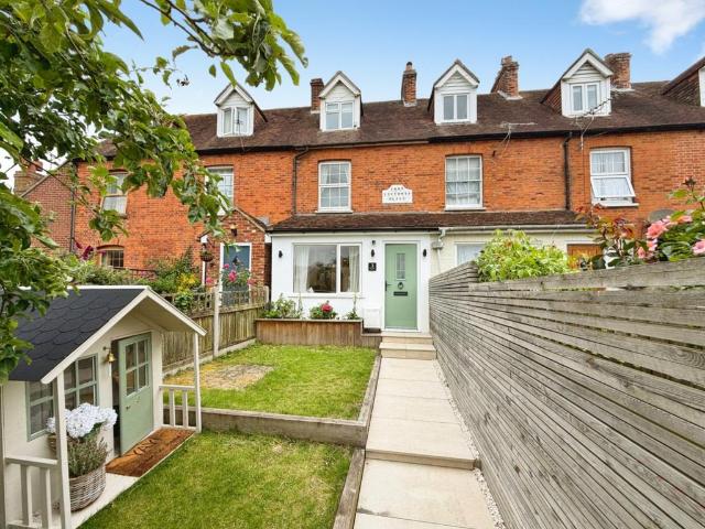 3 bedroom terraced house for sale