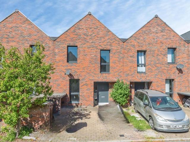 3 bedroom terraced house for sale