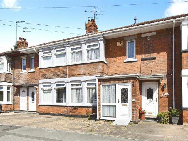 3 bedroom terraced house for sale