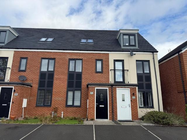 3 bedroom terraced house for sale