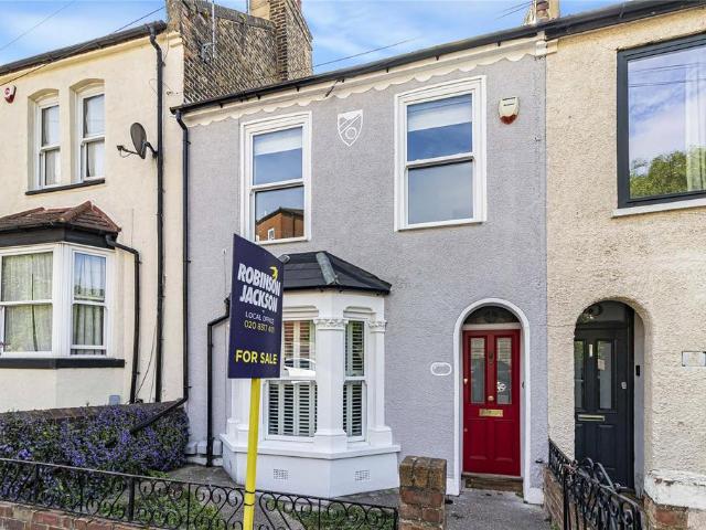 3 bedroom terraced house for sale