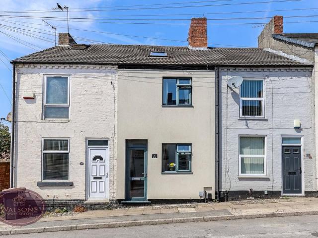 3 bedroom terraced house for sale