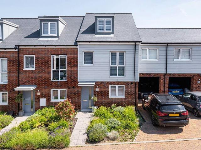 3 bedroom terraced house for sale