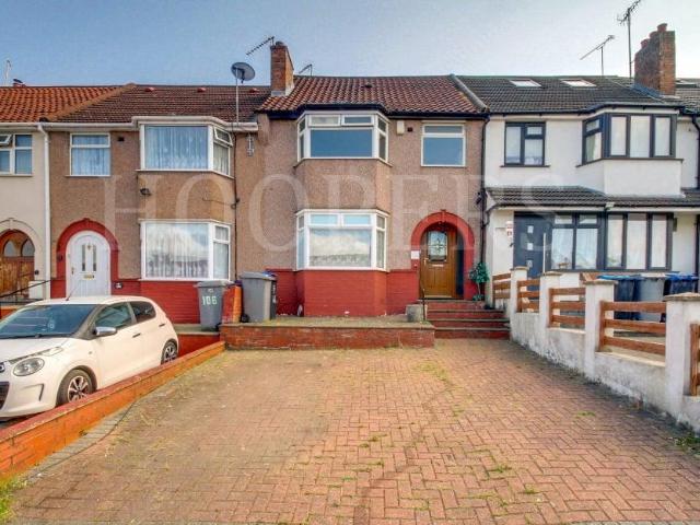 3 bedroom terraced house for sale