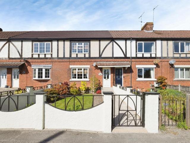 3 bedroom terraced house for sale