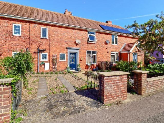 3 bedroom terraced house for sale