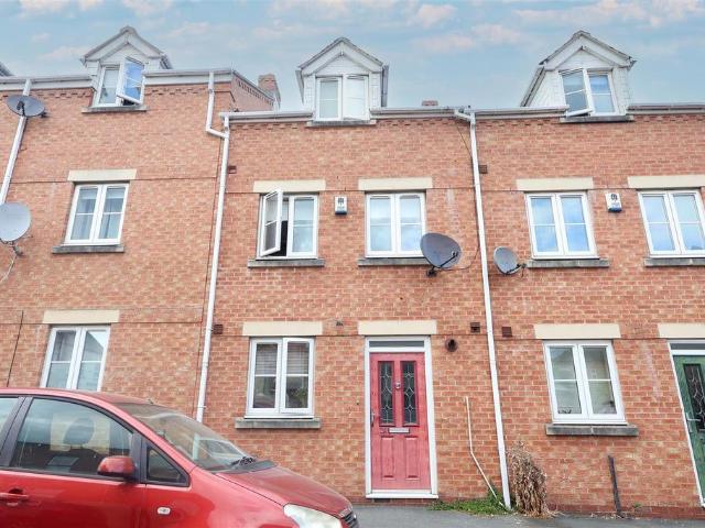 3 bedroom terraced house for sale
