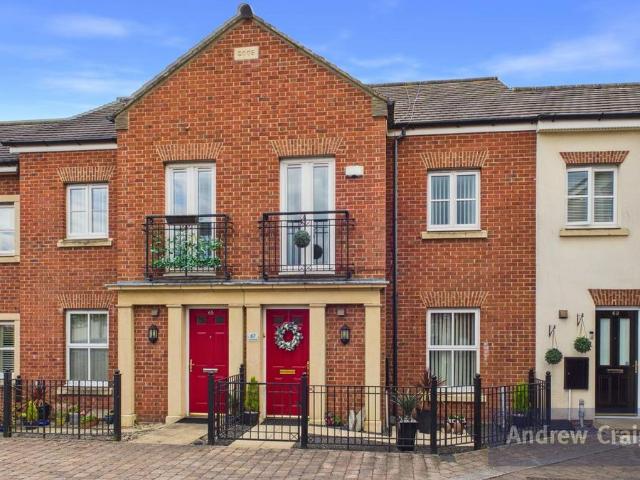 3 bedroom terraced house for sale