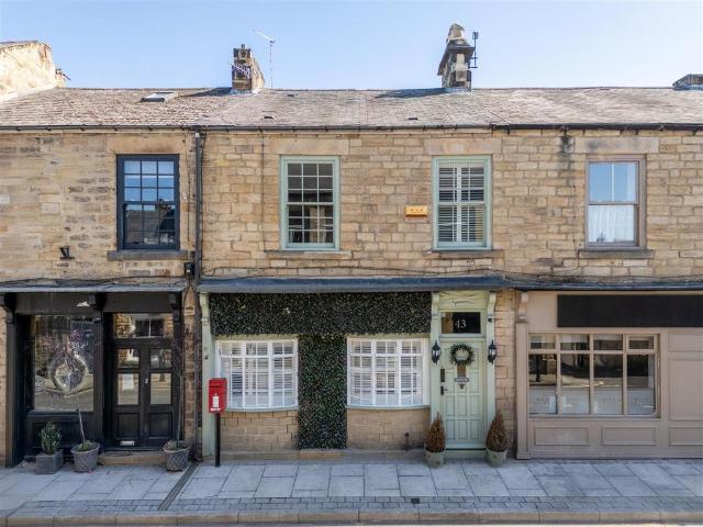 3 bedroom terraced house for sale